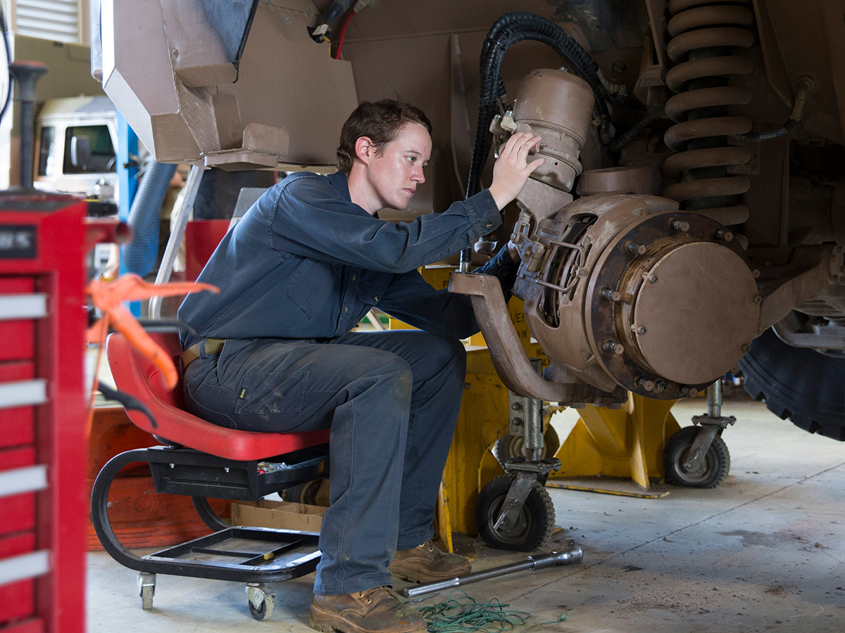 ADF Careers - Vehicle Mechanic