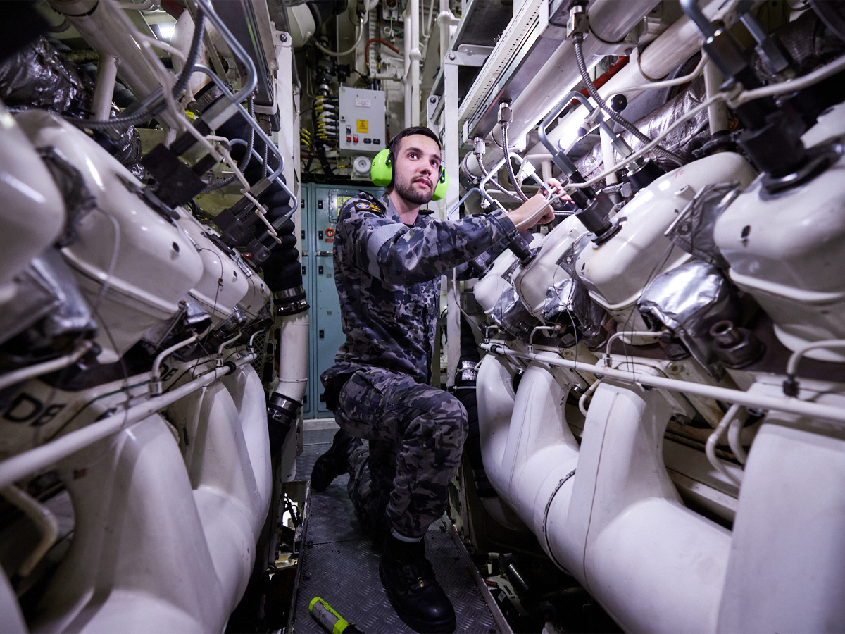 ADF Careers - Marine Technician Submariner