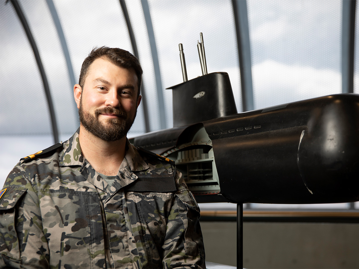 ADF Careers - Electronics Engineer Submariner